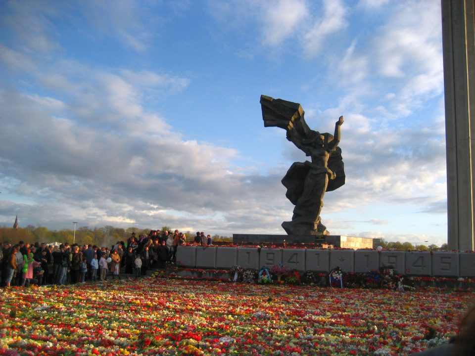 Staggering Statues: 7 Monumental Wonders of the Former Soviet Union ...