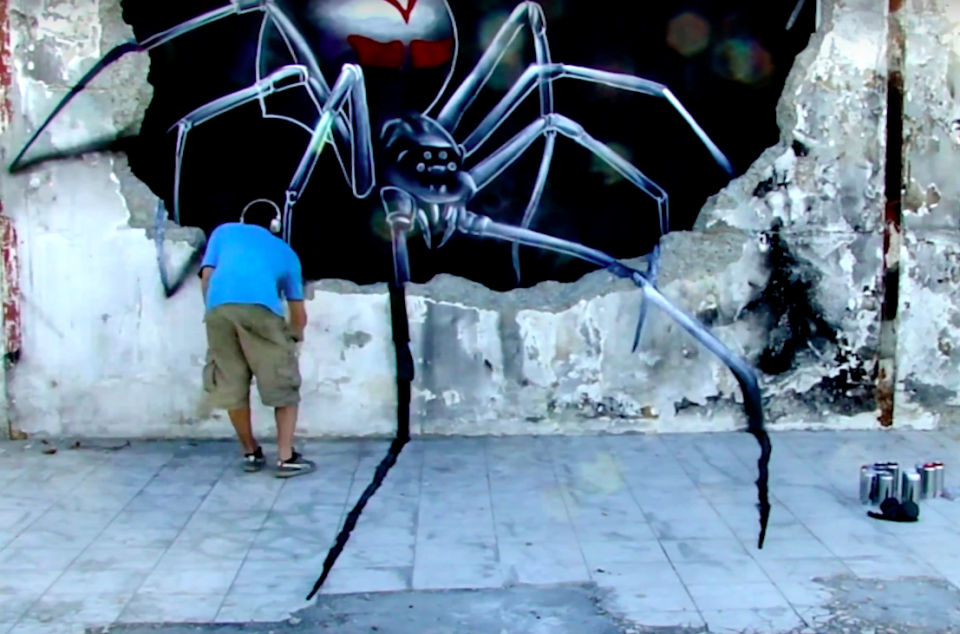 Attack of the Giant Spider! Watch This Optical Illusion Mural Come to ...