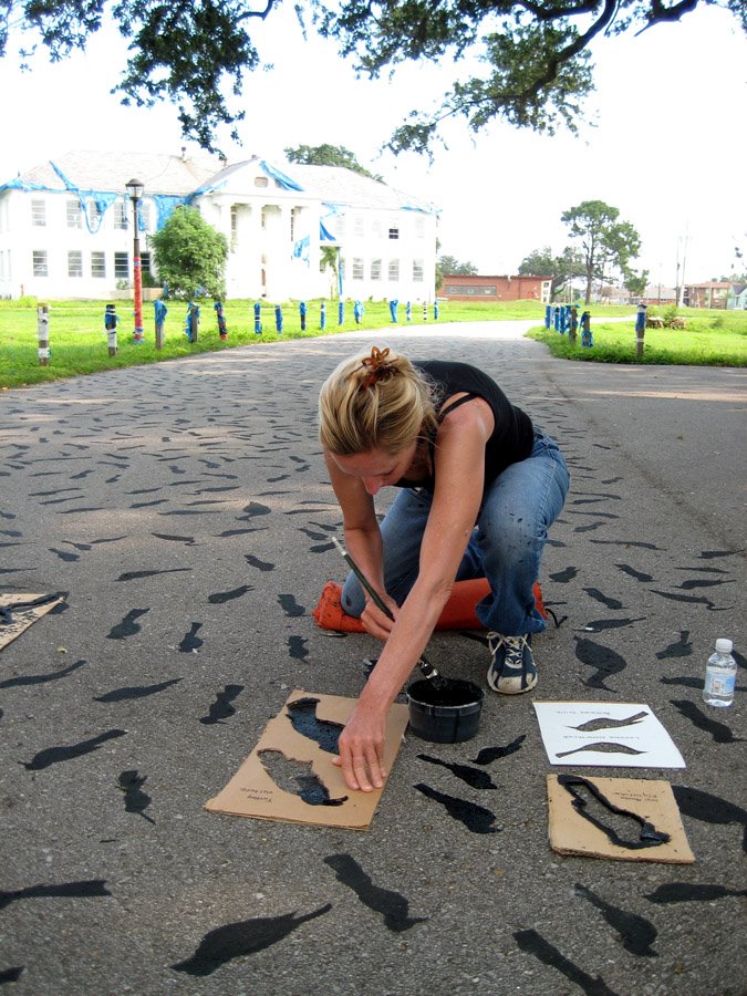 Park Places: 10 Creatively Paved, Painted & Personalized Driveways ...