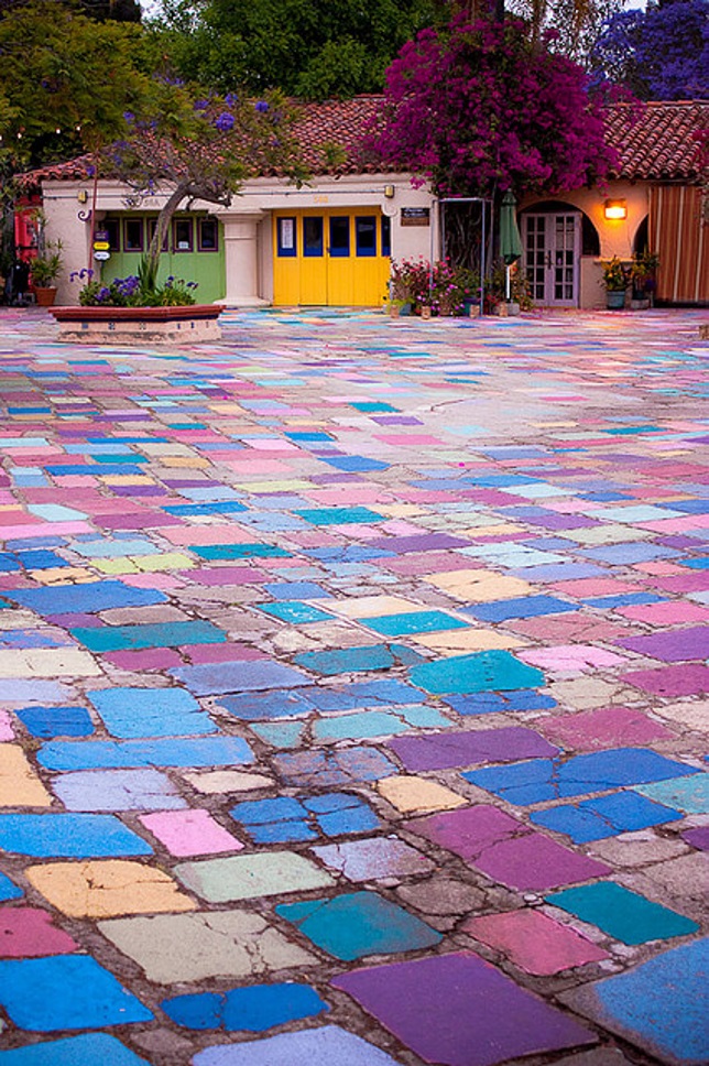 Park Places: 10 Creatively Paved, Painted & Personalized Driveways ...