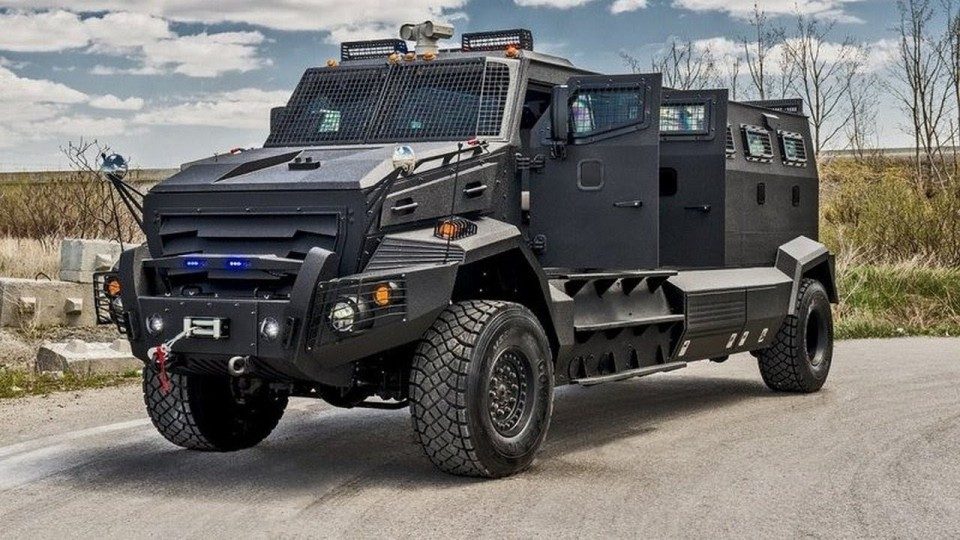 Racing for Survival: 13 Extreme Vehicles for the End of the World ...