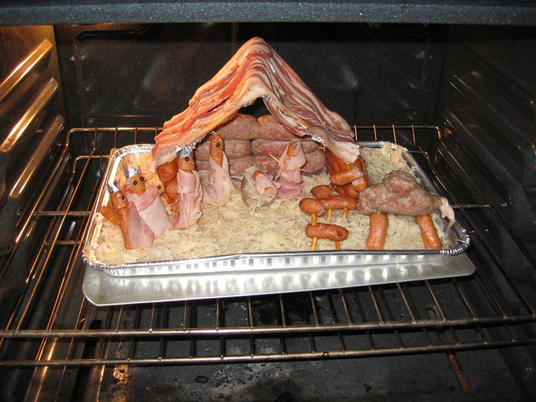 Strange Manger: The World’s Weirdest Nativity Scenes - WebUrbanist