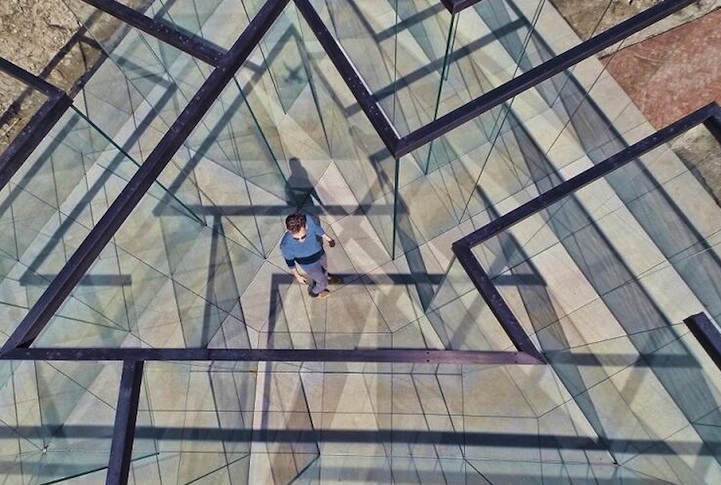 Modern Mazes: 15 Labyrinths Made of Glass, Steel, Light and Salt | Urbanist