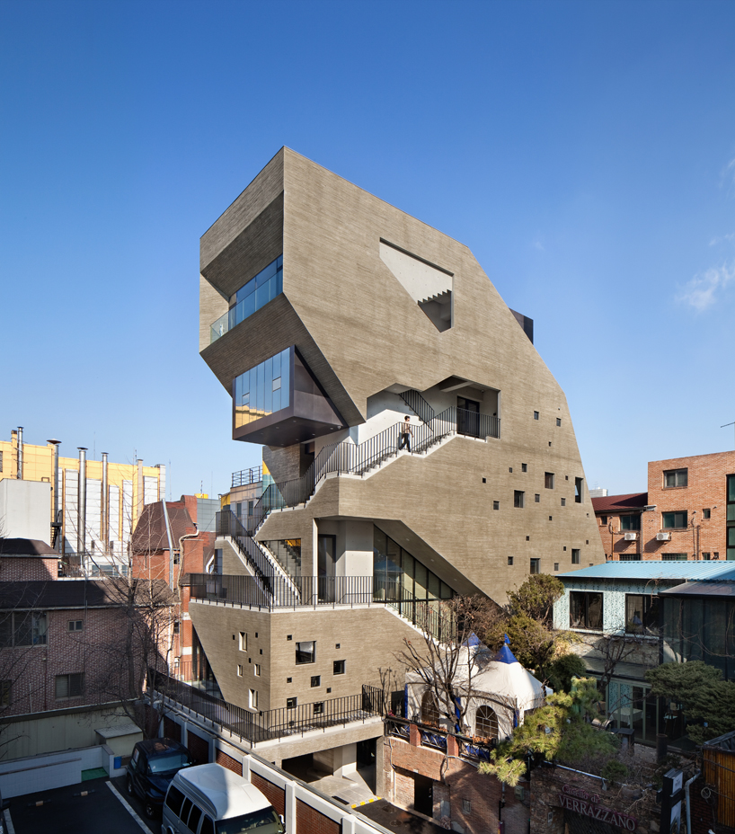 Stepping It Up: 15 Spectacularly Sculptural Modern Staircases | Urbanist