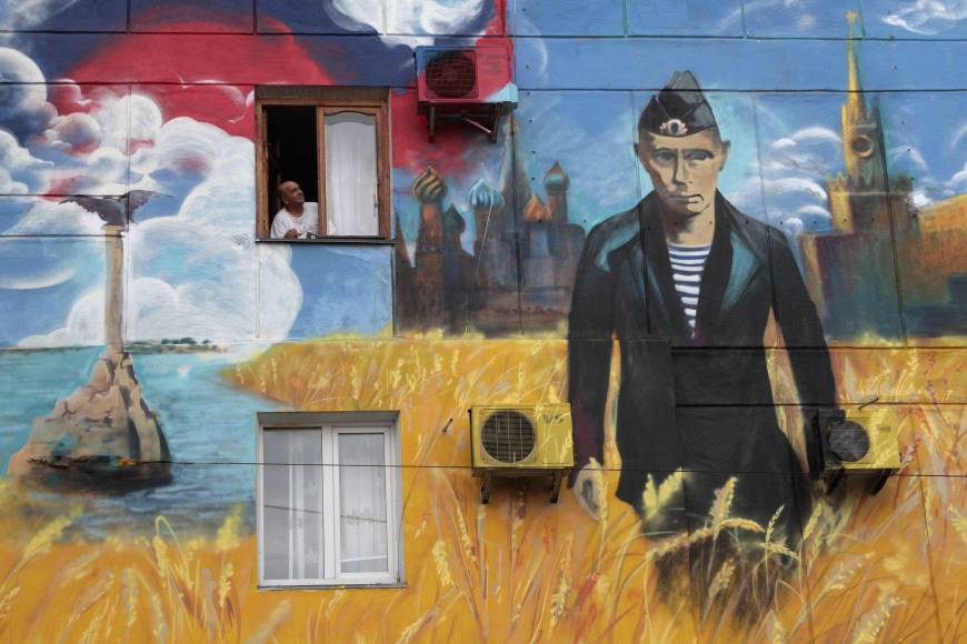 Breaking Vlad: Street Art Takes On Vladimir Putin - WebUrbanist