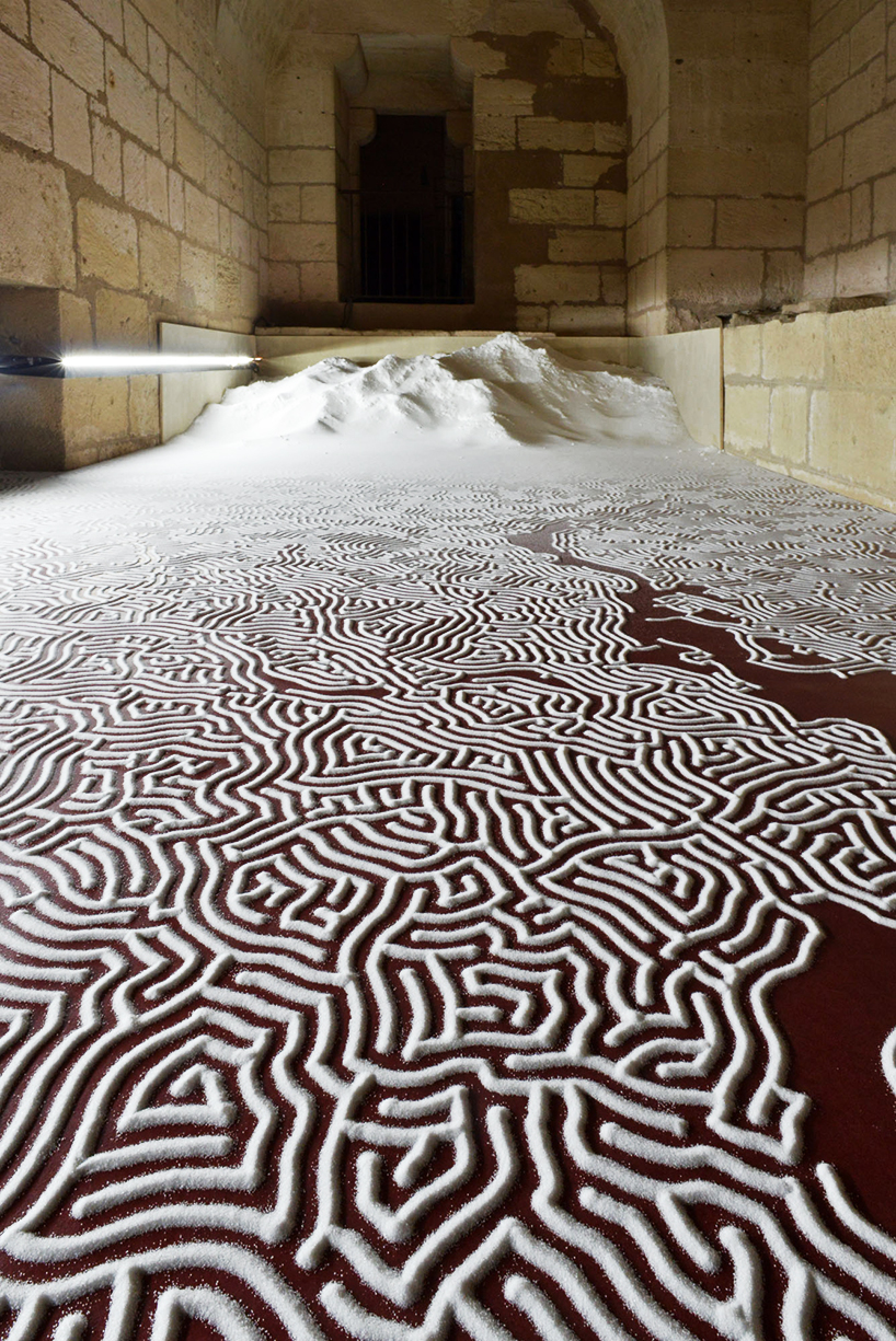 Modern Mazes: 15 Labyrinths Made of Glass, Steel, Light and Salt ...