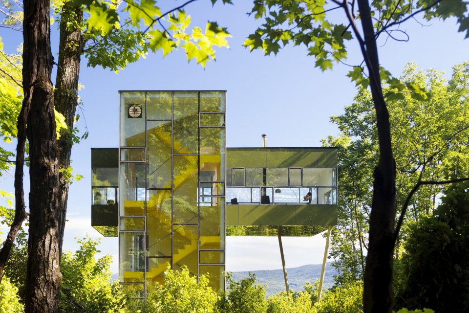 Hovering Homes: 12 Cantilevered & Elevated Residences Maximize Views ...