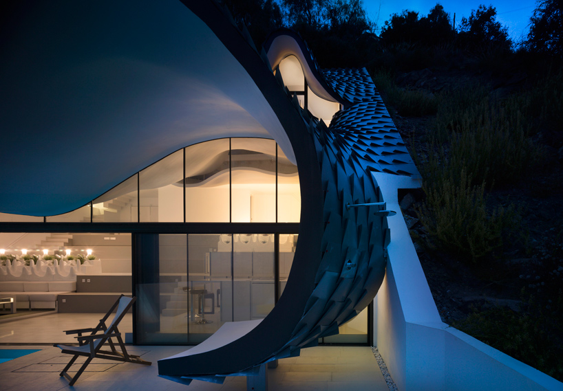 Sort of Subterranean: 15 Partially Underground Modern Home Designs ...