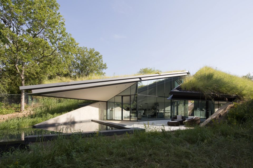 Sort of Subterranean: 15 Partially Underground Modern Home Designs ...