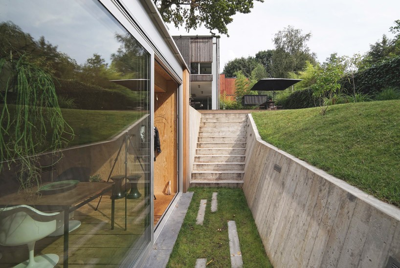 Sort of Subterranean: 15 Partially Underground Modern Home Designs ...