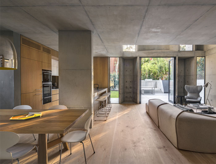 Cold Yet Comfortable: 13 Surprisingly Inviting Concrete Home Interiors ...