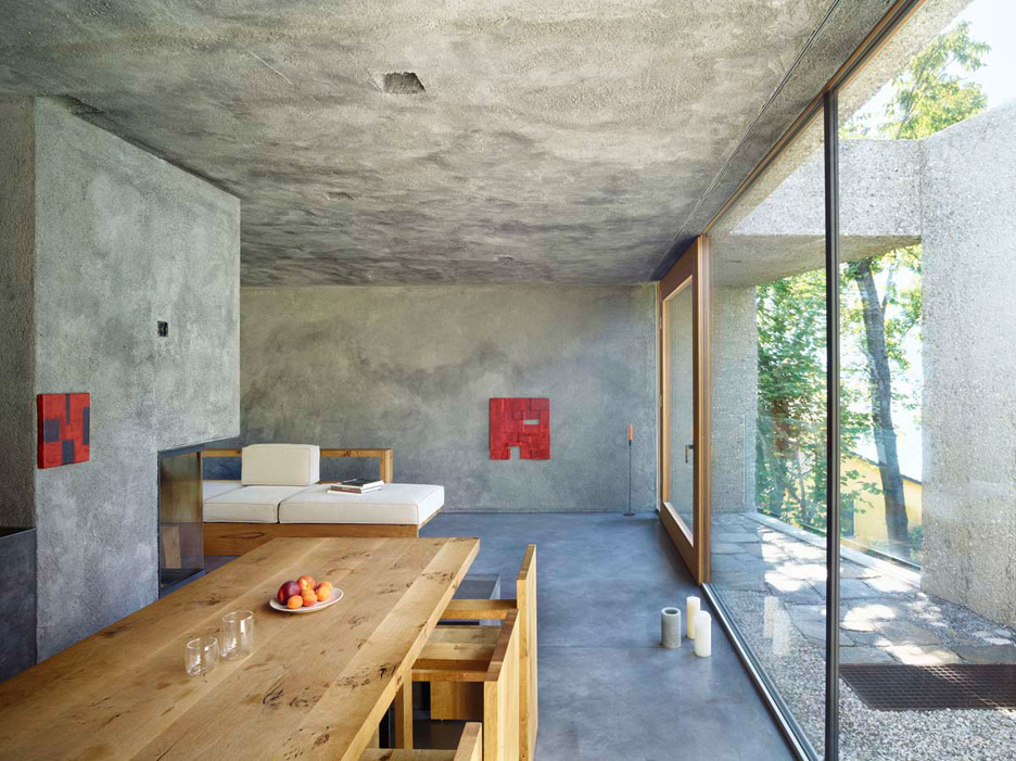Cold Yet Comfortable: 13 Surprisingly Inviting Concrete Home Interiors ...