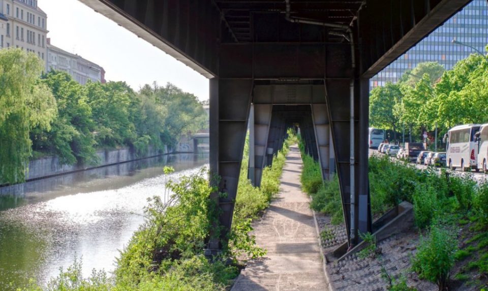 Radbahn Berlin: 6-Mile Sheltered Bike Path to Run Under City Train Line ...