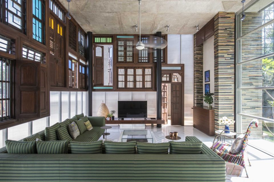 Acclaim for the Reclaimed: 14 Cool Upcycled Architecture Projects ...