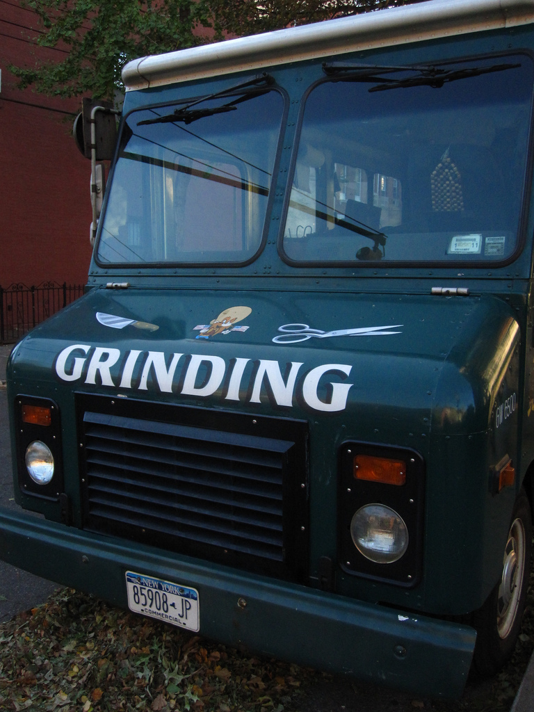 Blade Rollers: 11 Retro-Style Knife Sharpener Vans - WebUrbanist