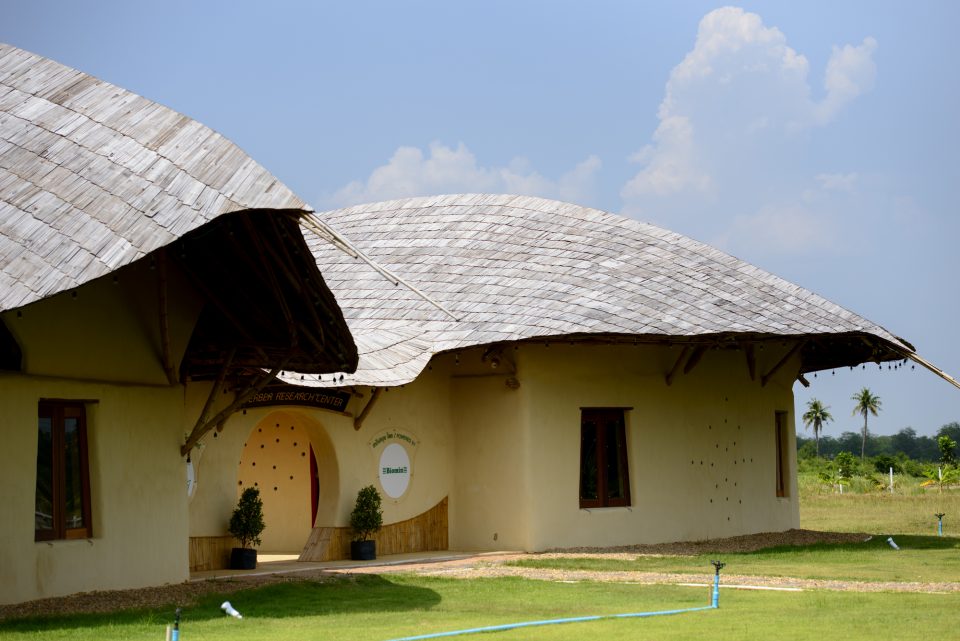 Bold Bamboo: 8 Dramatic Organic Structures by Chiangmai Life Architects ...
