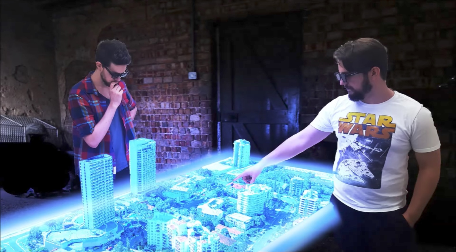 World’s First Interactive, Multi-View Hologram Table for Designers ...