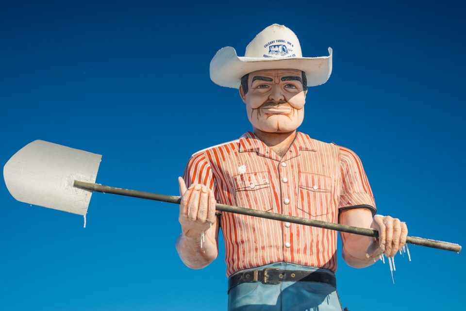 Advertising Giants: America’s Amazing Muffler Men - WebUrbanist