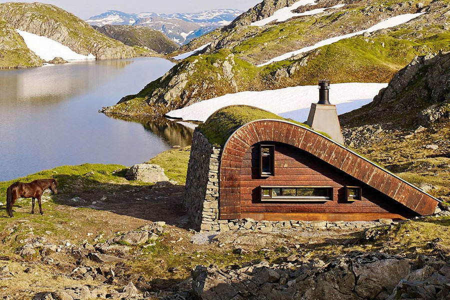 Wilderness Huts for Backcountry Glamour: 15 Not-So-Rustic Retreats ...
