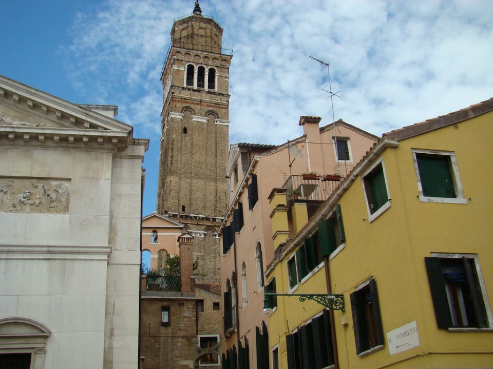 Dire Straights: 10 More Tilted Leaning Towers | Urbanist