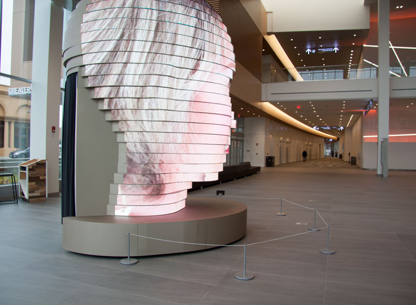 As We Are: Giant 3D LED Screen Head Takes Selfies to the Next Level ...