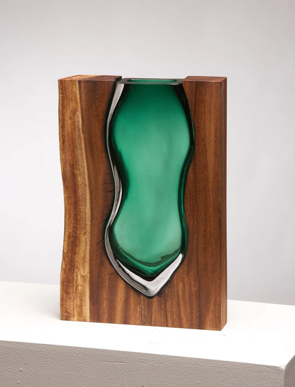 Natural-Edge Glassware: Curvy Vases Blown into Organic Wood Forms ...
