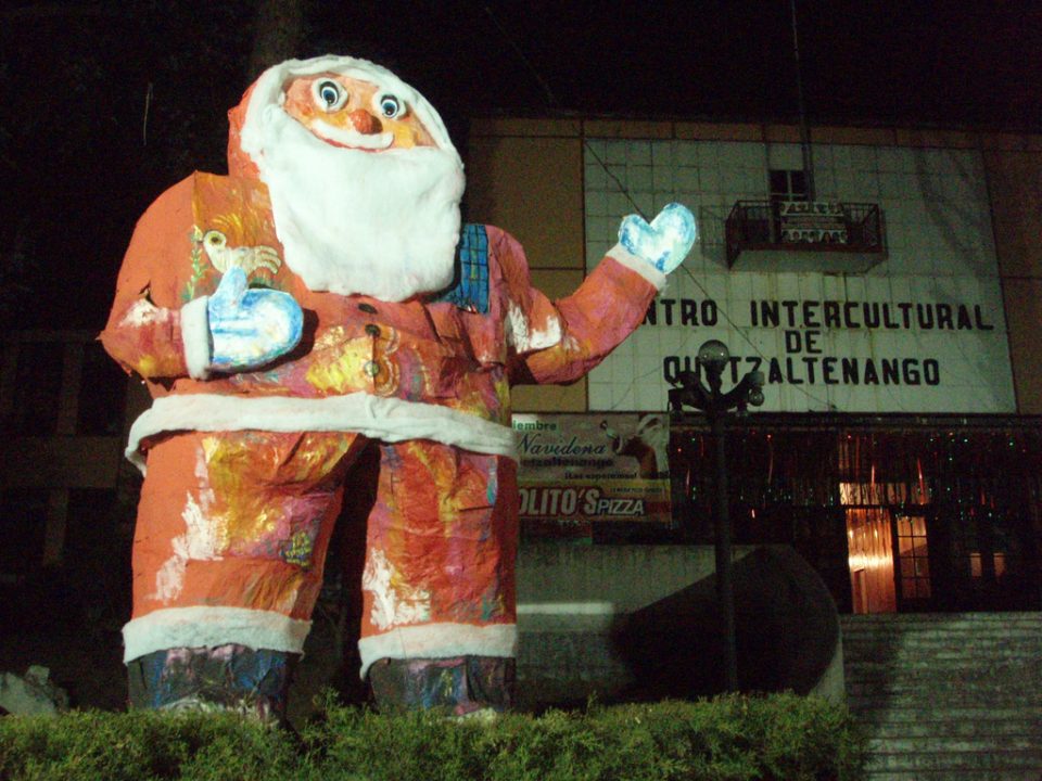 Satan Claus: 10 More Scary & Creepy Santa Statues | Urbanist