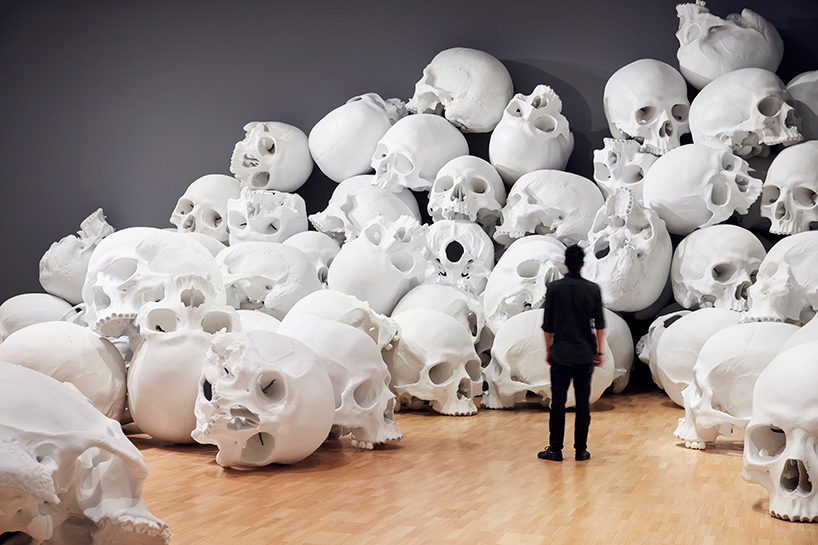 Hamlet Writ Large: 100 Huge Fiberglass Skulls Haunt Melbourne Museum ...