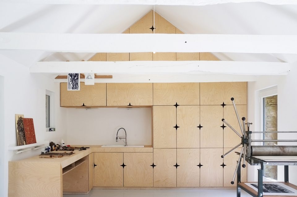 Raised in a Barn & Proud: 15 Farm Buildings Converted to Modern Homes ...