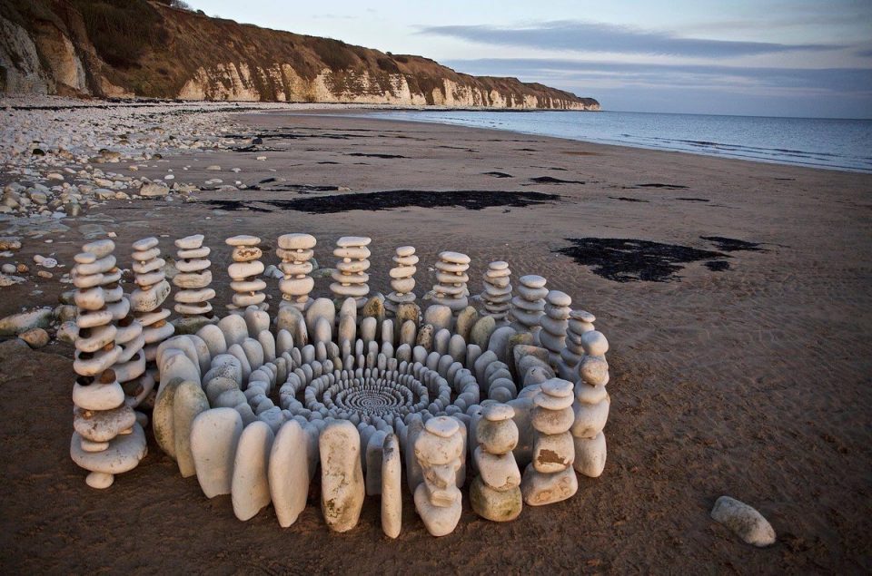 Sticks & Stones: Land Artist Shapes Natural Objects into Organic ...