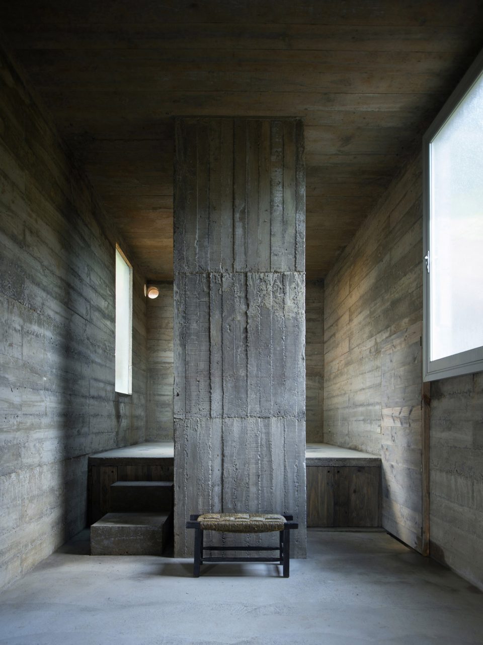 Neo-Rustic Concrete Retreat: Coastal Cottage Blends Brutalism ...