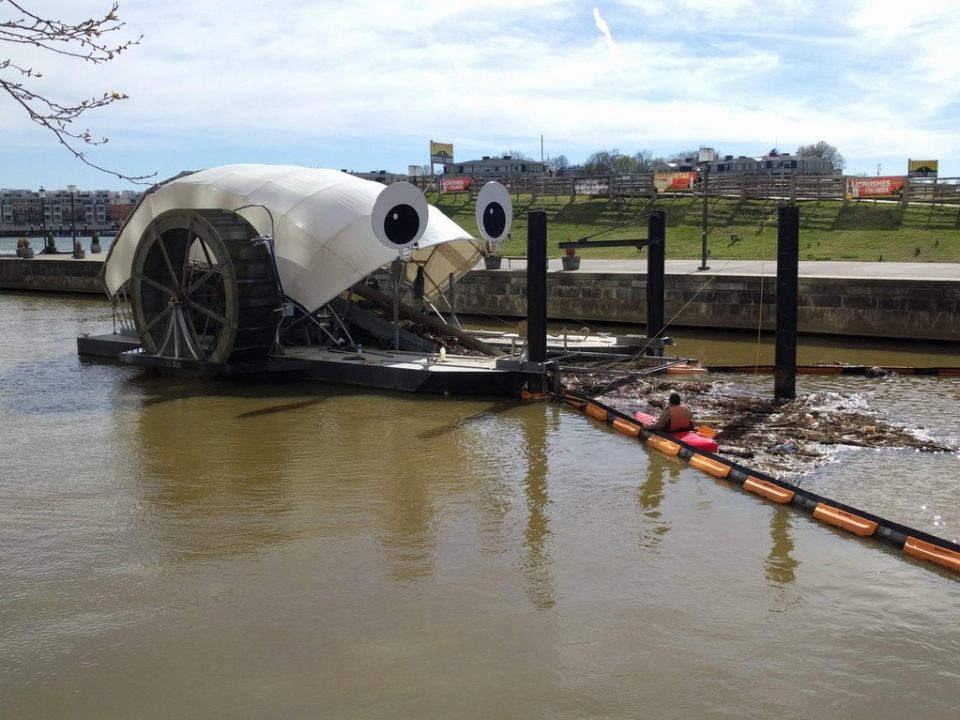 Trash Bot Game & Professor Water Wheel: Gadgets Devour Floating Plastic ...