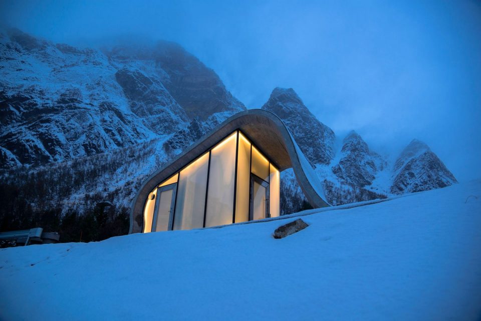 Rest Areas for the Weary: 13 Thoughtful Travel Facilities Enhance the ...