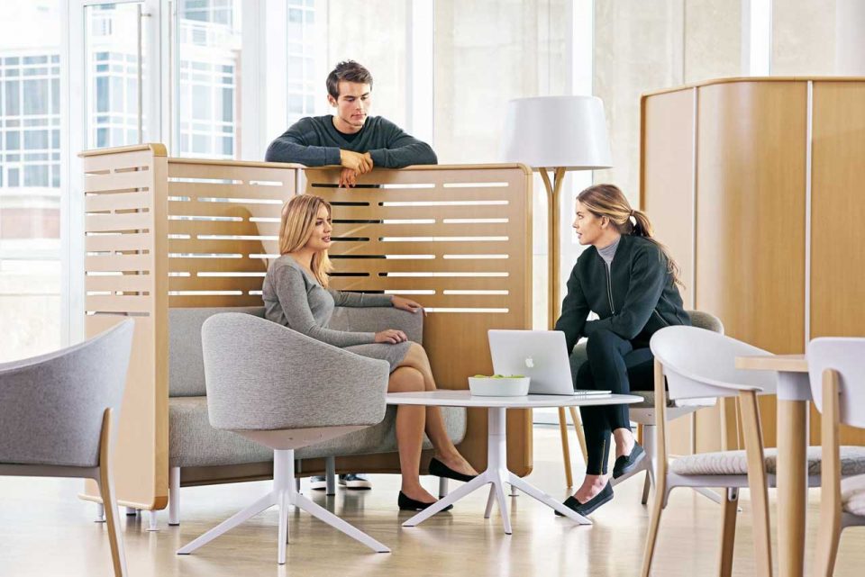 Bye Bye Boring Workspace: 12 Office Arrangements That Feel Fresh & Fun ...