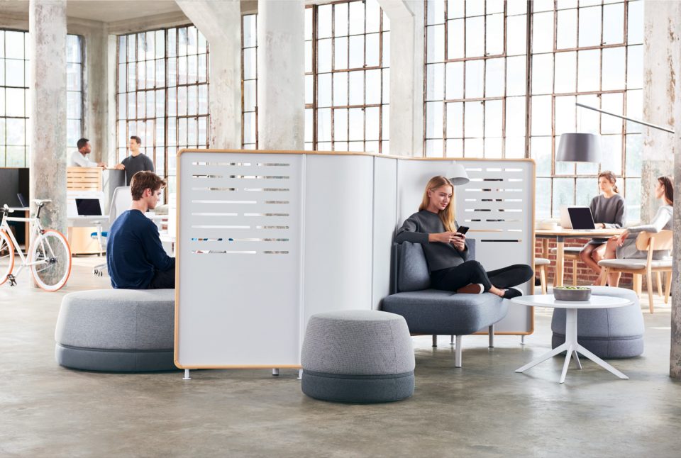 Bye Bye Boring Workspace: 12 Office Arrangements That Feel Fresh & Fun ...