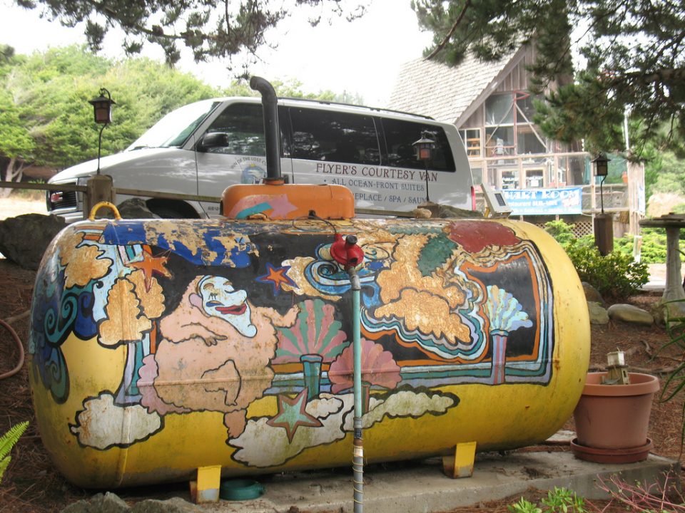 Canned Heat: 12 Folk Art Painted Residential Propane Tanks - WebUrbanist