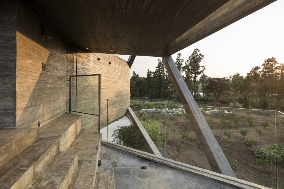 Cool Concrete: 10 Structures Taking a Refreshing Approach to This Raw ...
