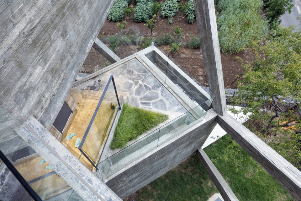 Cool Concrete: 10 Structures Taking a Refreshing Approach to This Raw ...