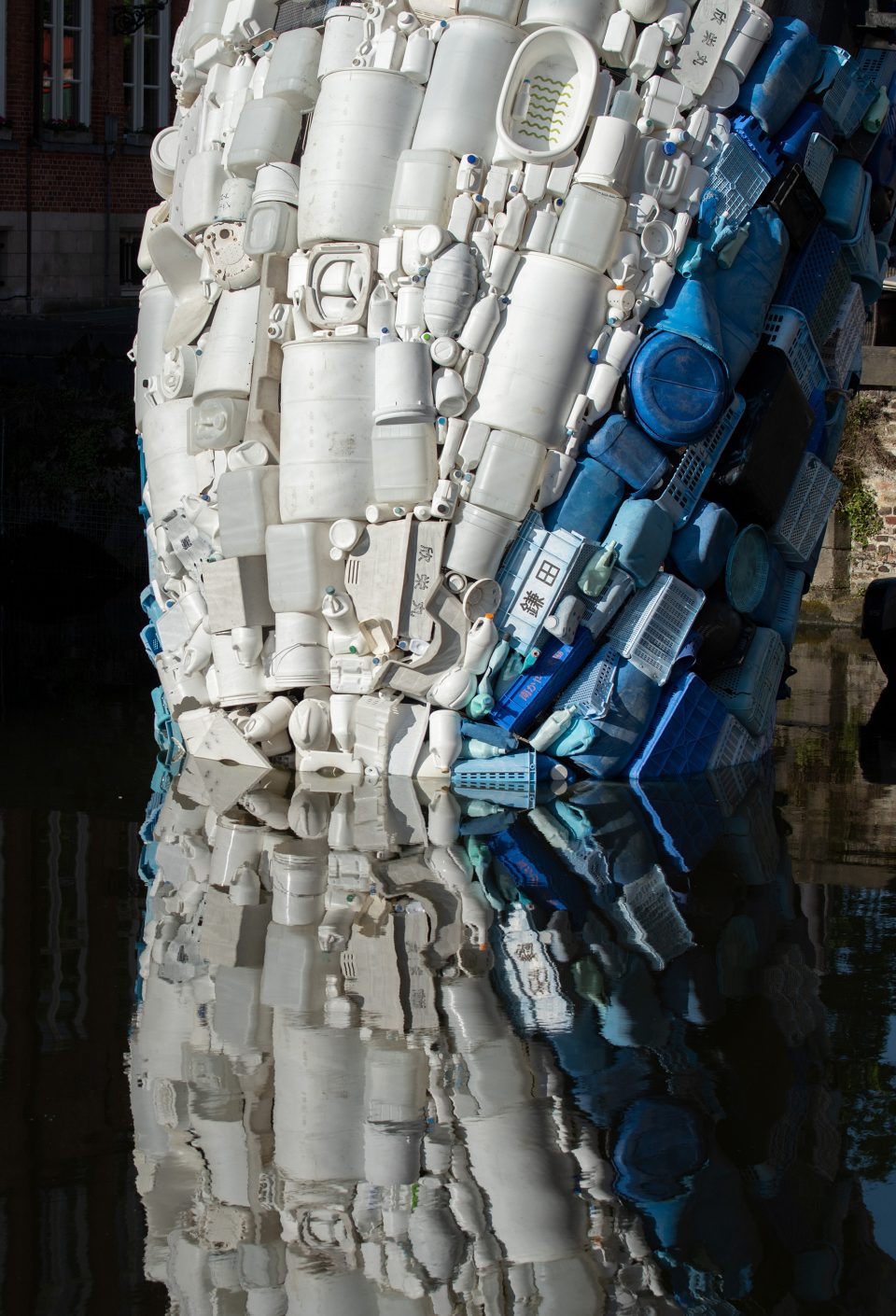 Whale of a Sculpture: Repurposing 5 Tons of Plastic Pollution Ocean ...