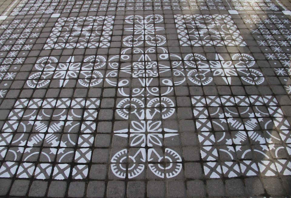 Snug Streets: Painted Pavement & Paver Rugs Animate Boring City ...