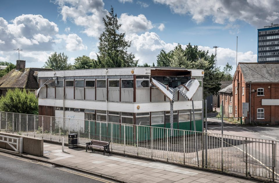 Peeled to Reveal: Condemned Building Neatly “Unzipped” Along its ...