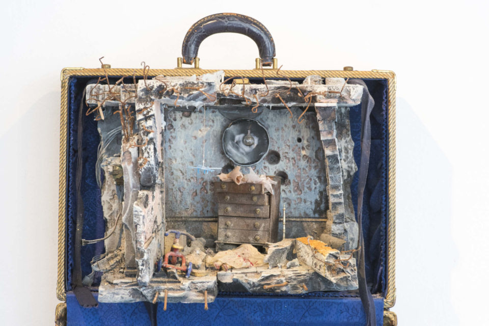 Refugee Baggage: Suitcase Dioramas Show Dark Scenes from Countries Fled ...