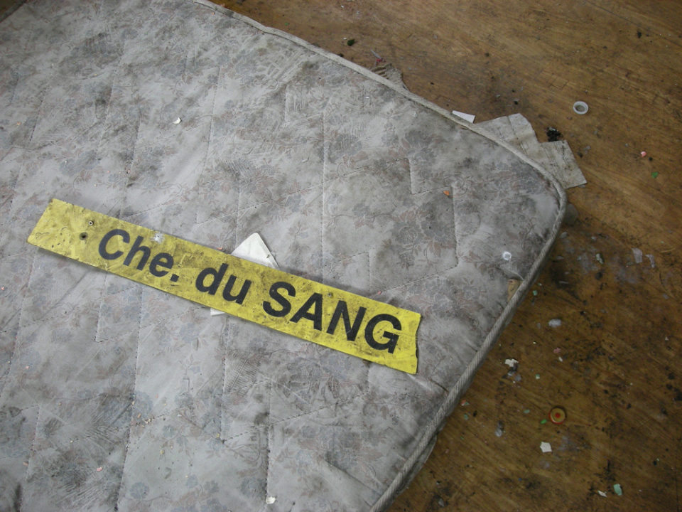 Somnambulist Manifestos: 10 Graffitied Old Mattresses | Urbanist