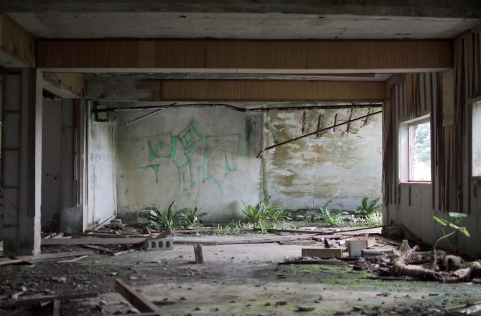 Haunted Hotel: Unfinished Abandoned Okinawa Resort Inn - WebUrbanist
