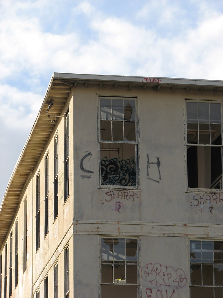 Naval Glazing: Haunted Abandoned Alameda Hospital | Urbanist