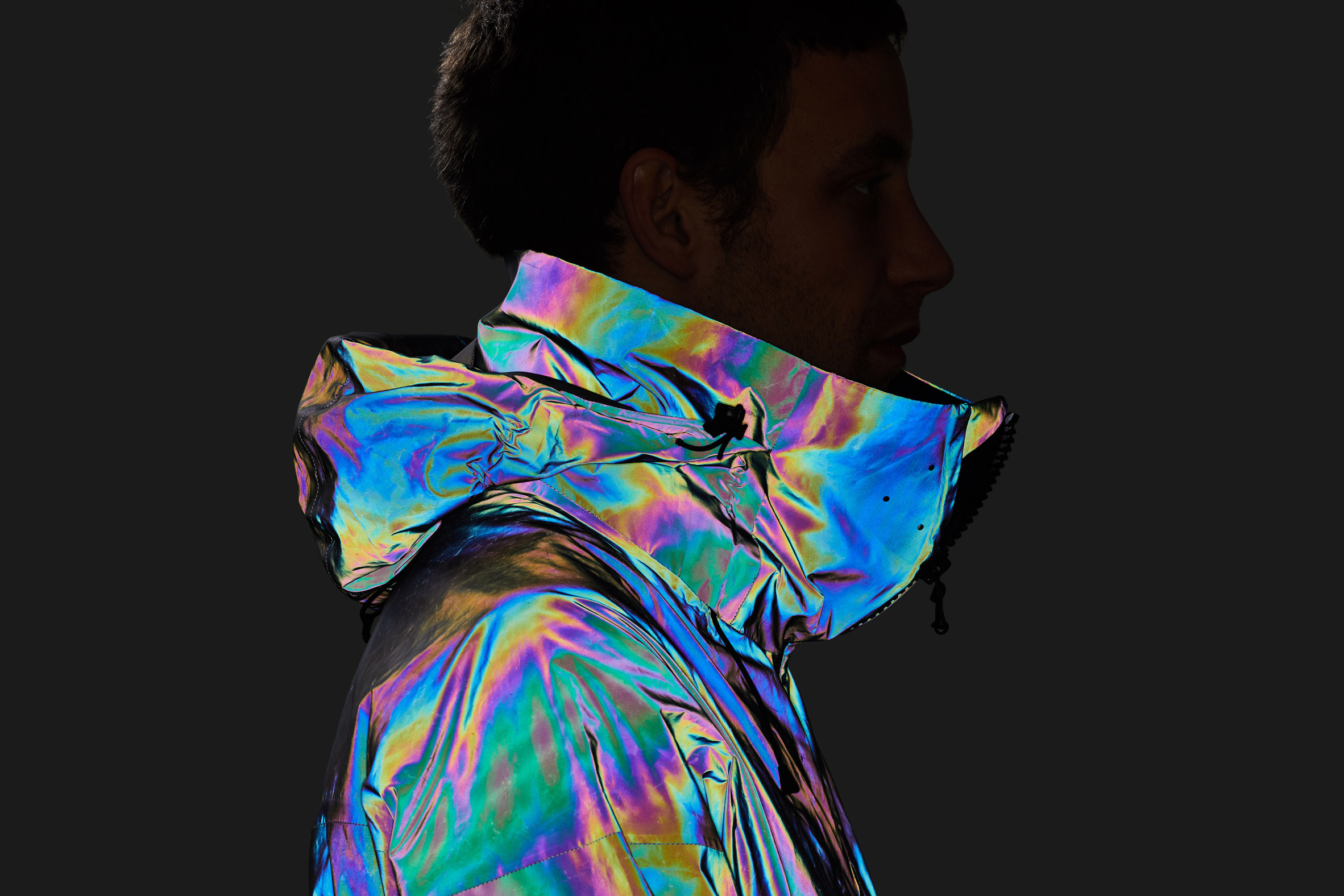 Squid Jacket: 2 Billion Glass Spheres Reflect Entire Spectrum of ...