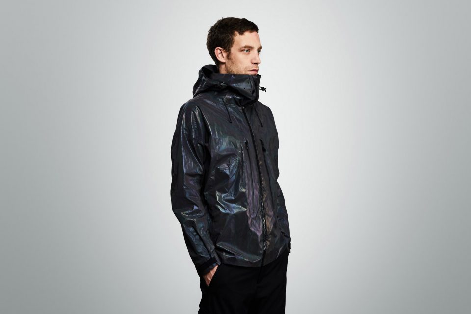 Squid Jacket: 2 Billion Glass Spheres Reflect Entire Spectrum of ...